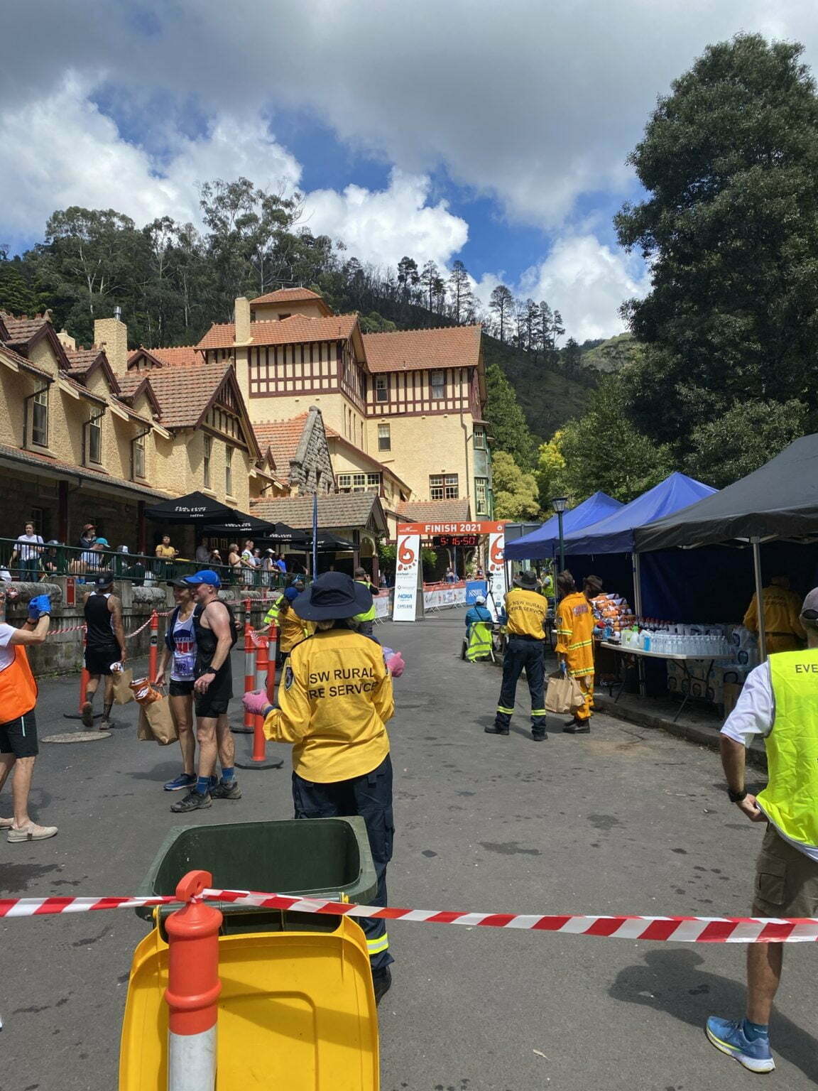 Six Foot Track Marathon Race Report – Team RunRun